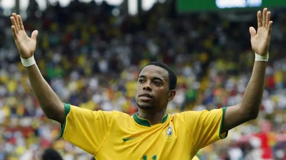 Robinho, el crack al que Pelé designó como heredero, opacó a Messi en ...