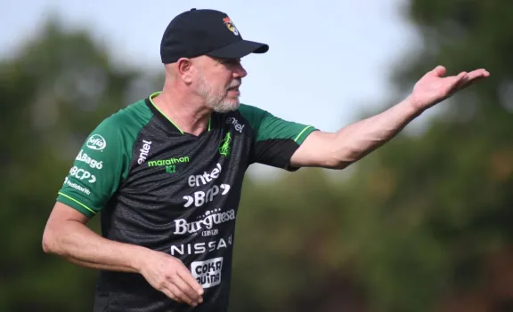 Zago llega con números rojos a la decena de partidos con Bolivia ...