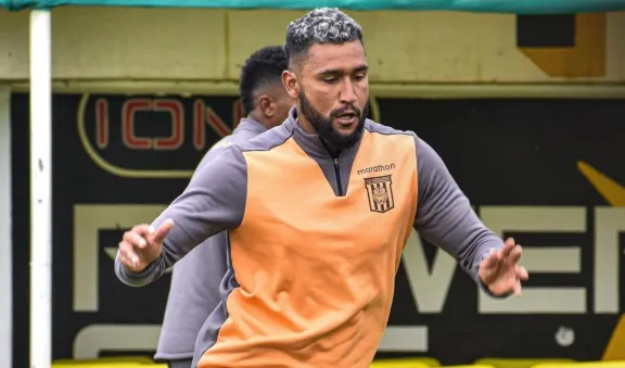 Adrián Jusino se entrena con normalidad y es opción para el cotejo con ...