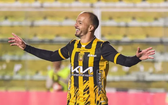 Juan Godoy: Vino a prueba, es campeón de Liga y ahora titular en The ...