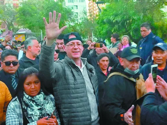 “No estamos claudicando”: Dunn no se baja de la política y hasta abre ...