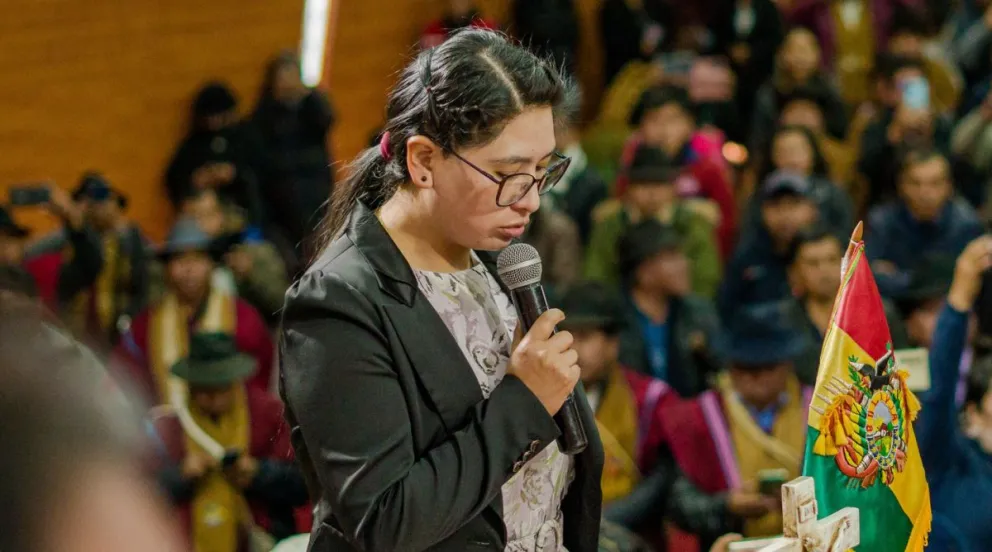 Eva Copa se baja de la elección presidencial a 21 días de la votación ...