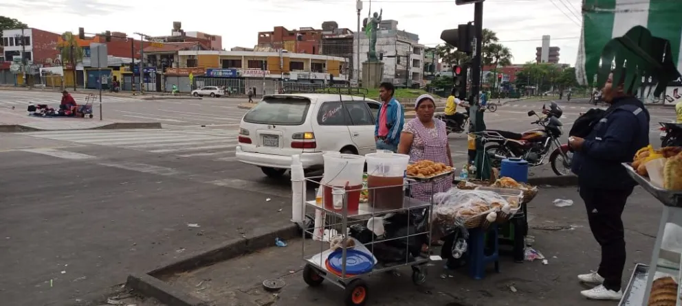 A pesar que Bolivia es un país de ingresos medios, 7 de cada 10 personas están en la ...