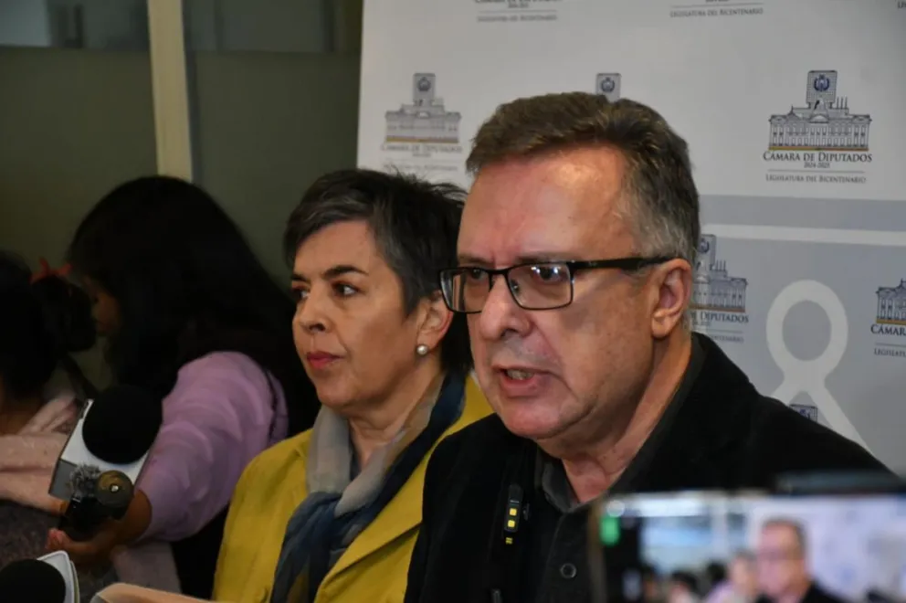 Diputado Alarcón denuncia que el MAS “quiere apoderarse y controlar” a ...