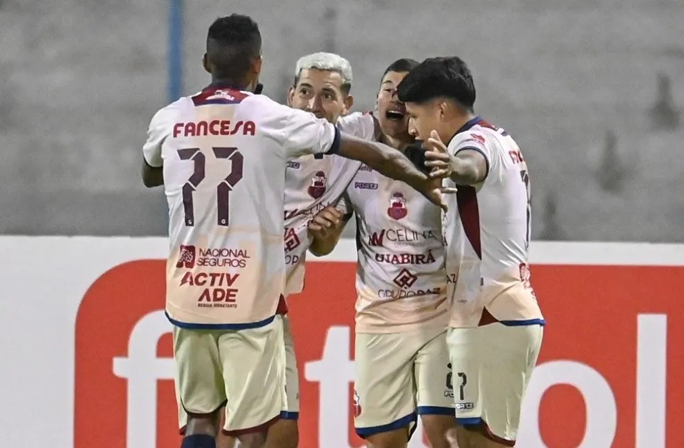 Guabirá golea (3-6) a domicilio a Totora Real Oruro y se mete en zona ...