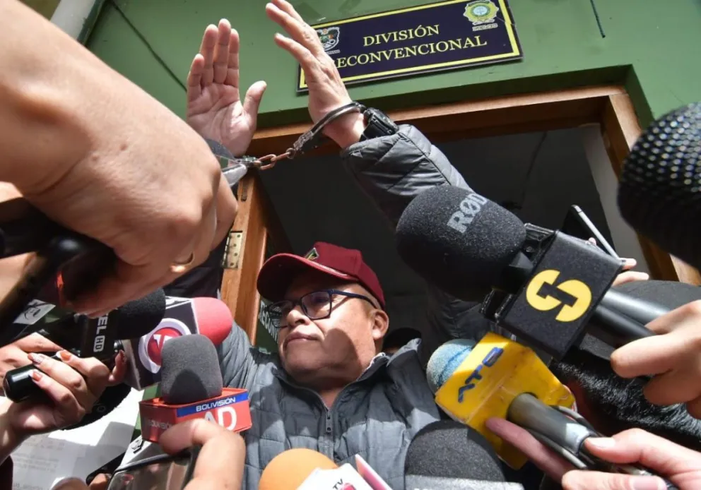 Esposado, Zúñiga cuenta su versión del 26J y sostiene que Arce le dio ...