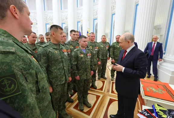 Putin promete a los soldados rusos una red satelital mejor que el ...